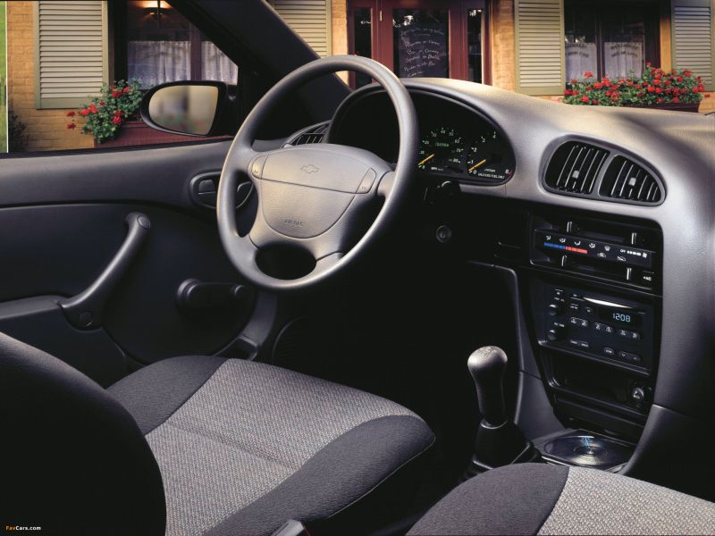 Chevrolet Metro: подробно о технических характеристиках, комплектациях ...