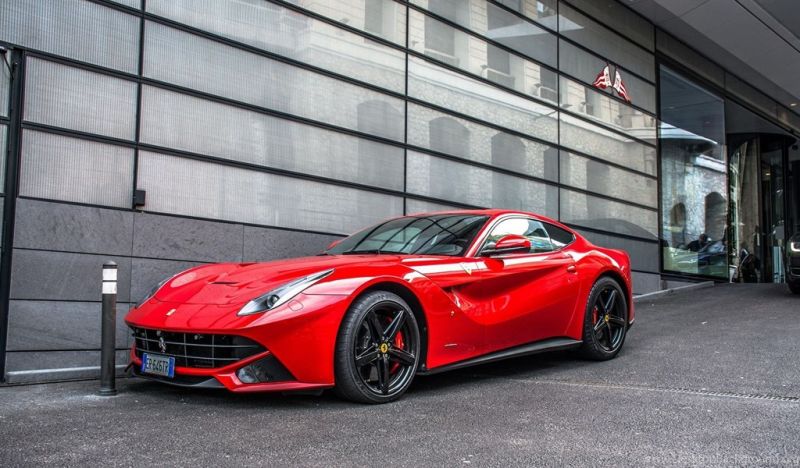 Ferrari F12 Berlinetta: полный анализ суперкара мечты с V12